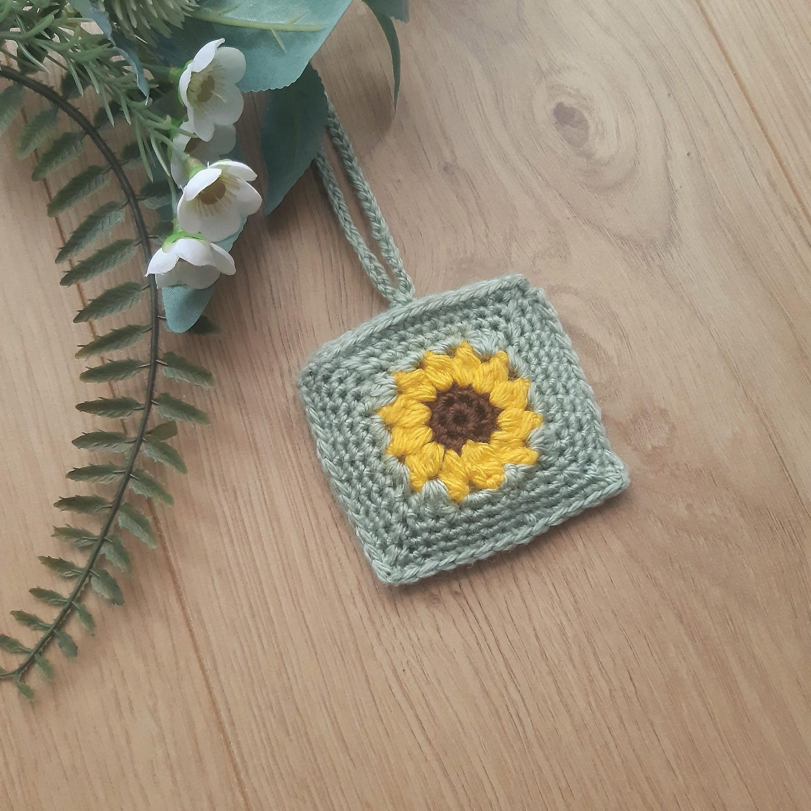 Earphone Holder Crochet Pattern | Sunflower Pouch | Granny Square ...