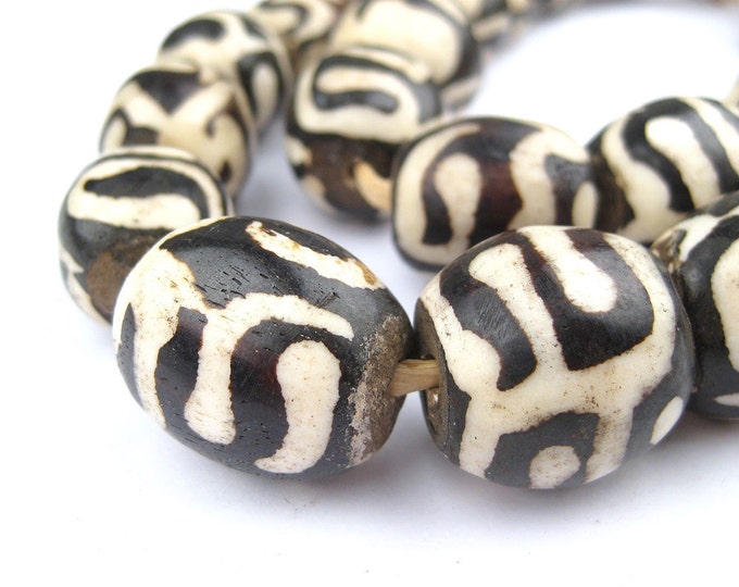 30 Traditional Batik Bone Beads Spherical Bone Beads Fair Trade Beads Kenya Bone Beads Dyed Bone ...