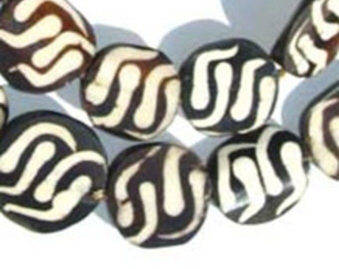30 Batik Bone Beads Circular African Bone Beads Swirl Design Made in Kenya BON-FLT-SWRL-221 - Etsy