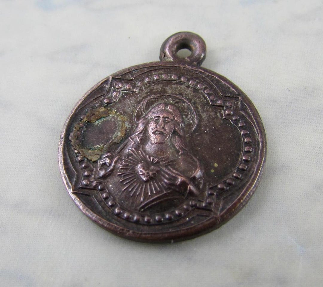 Small Vintage Religious Medal Sacred Heart Catholic Medals Religious ...