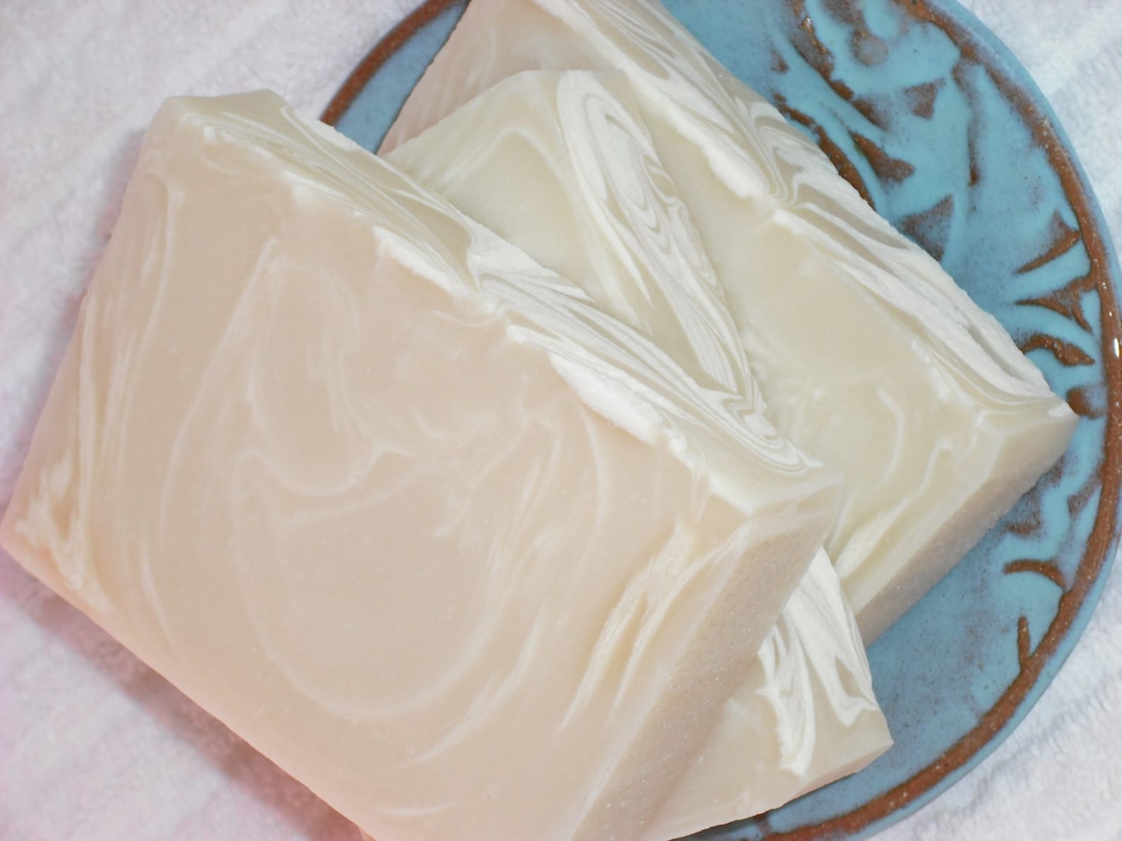 Coconut Soap / Sweet Tropical Scent / Cold Process Handmade Soap - Etsy