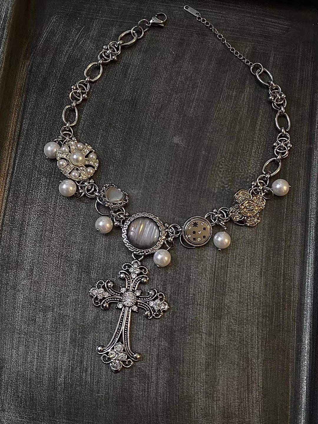 Punk Buttons Choker Necklace, Art Inspired Funky Buttons Necklace Cyberpunk Y2K Grunge Necklace ...