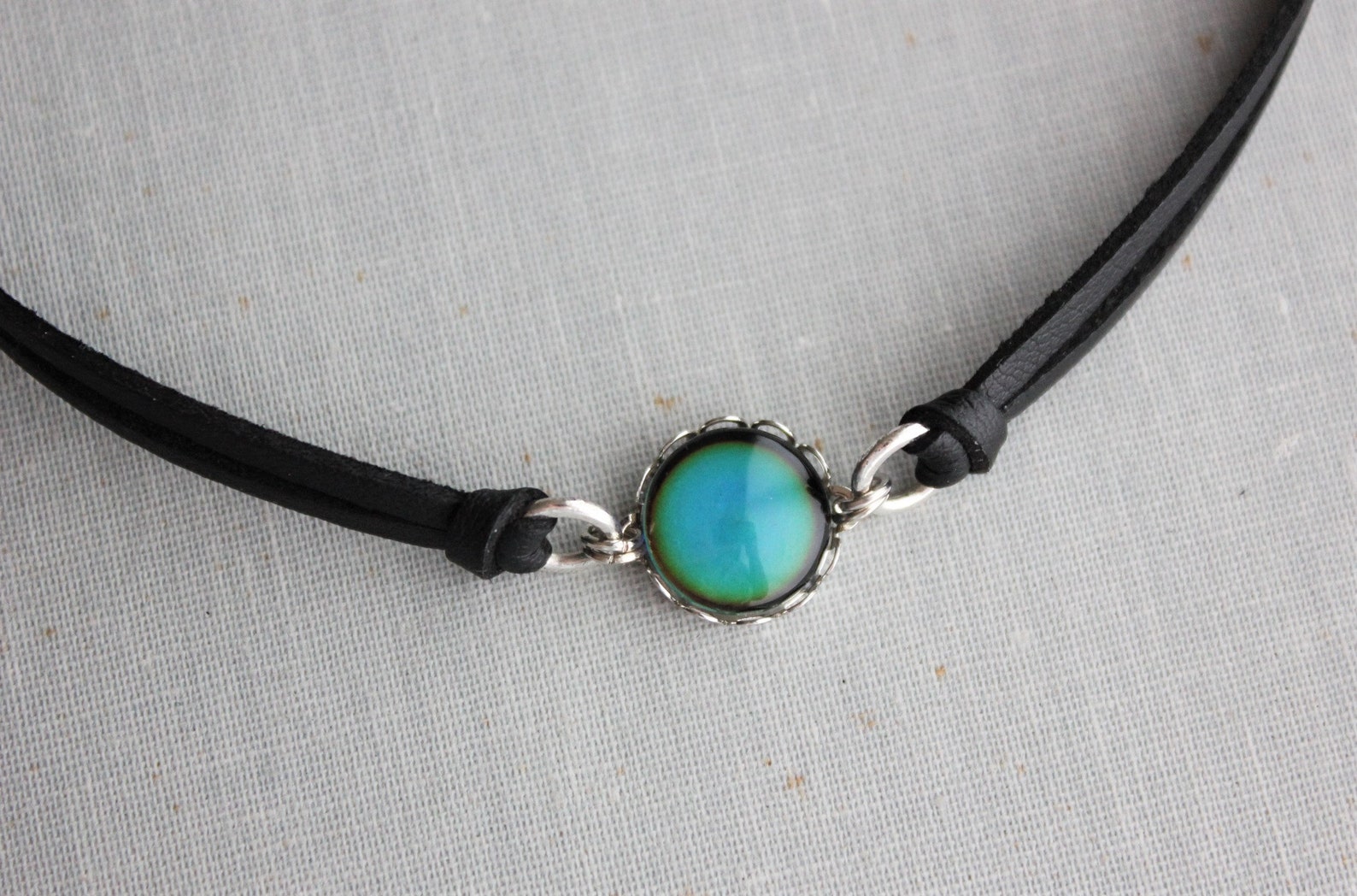 Mood Changing Choker. Color Changing. 14 Leather Colors - Etsy