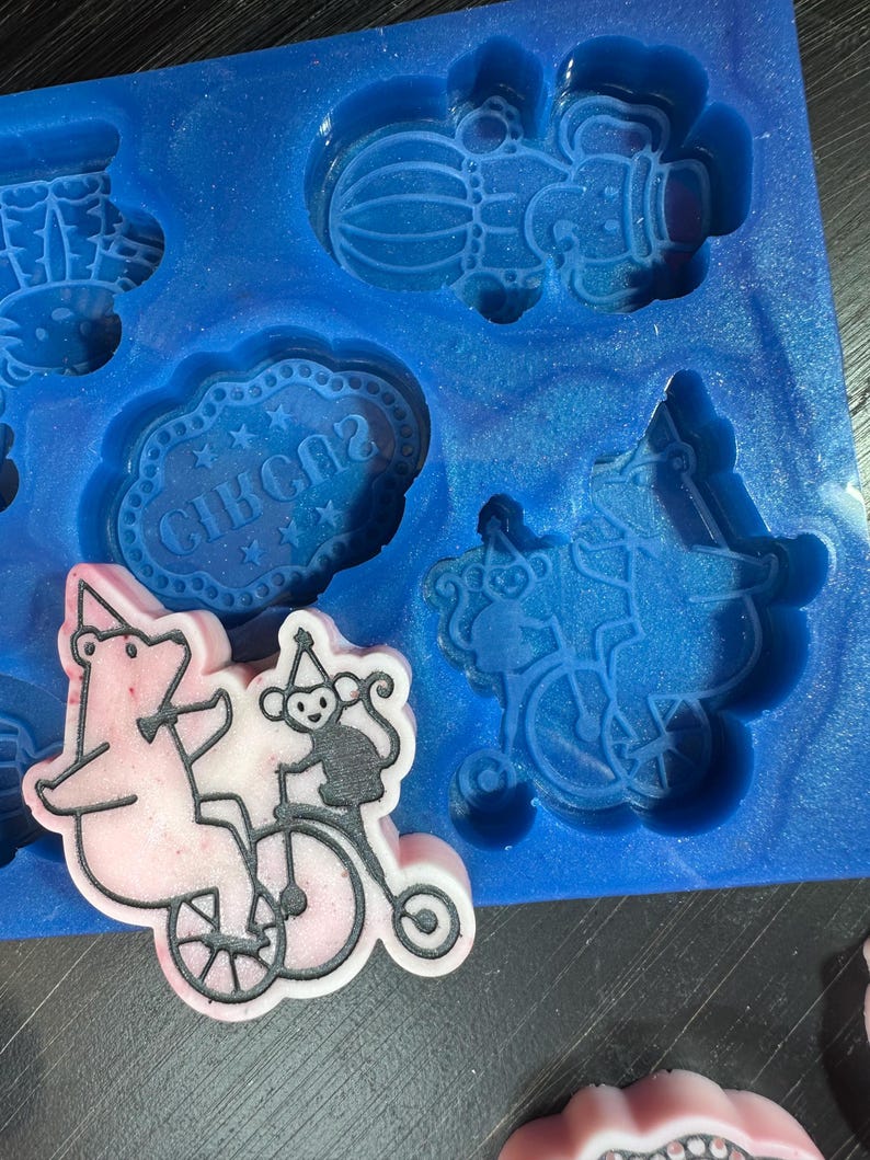 Circus Animals Silicone Mold: 5 Cavities - Wax Melts, Crafts, Resin - Etsy