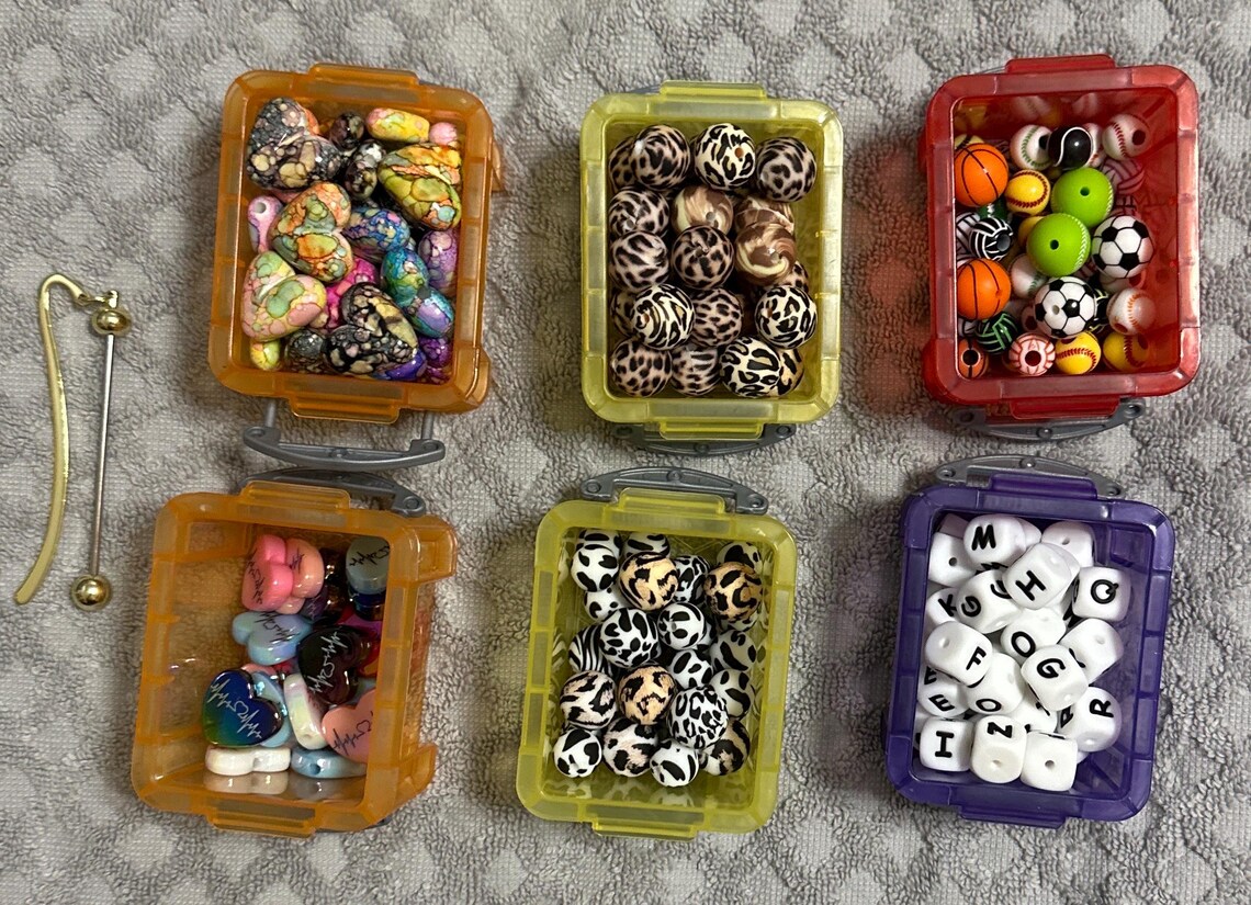 Gifts Stick Pens, Keychains, Lanyards, Combs, Bookmarks, Crochet ...
