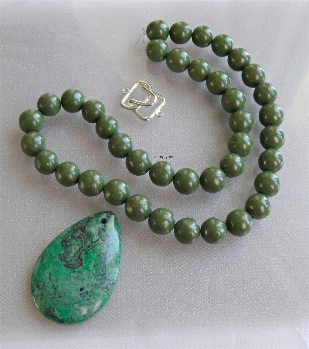 DIY Necklace Kit Creamy Green Serpentine Focal Magnesite Toggle Clasp ...