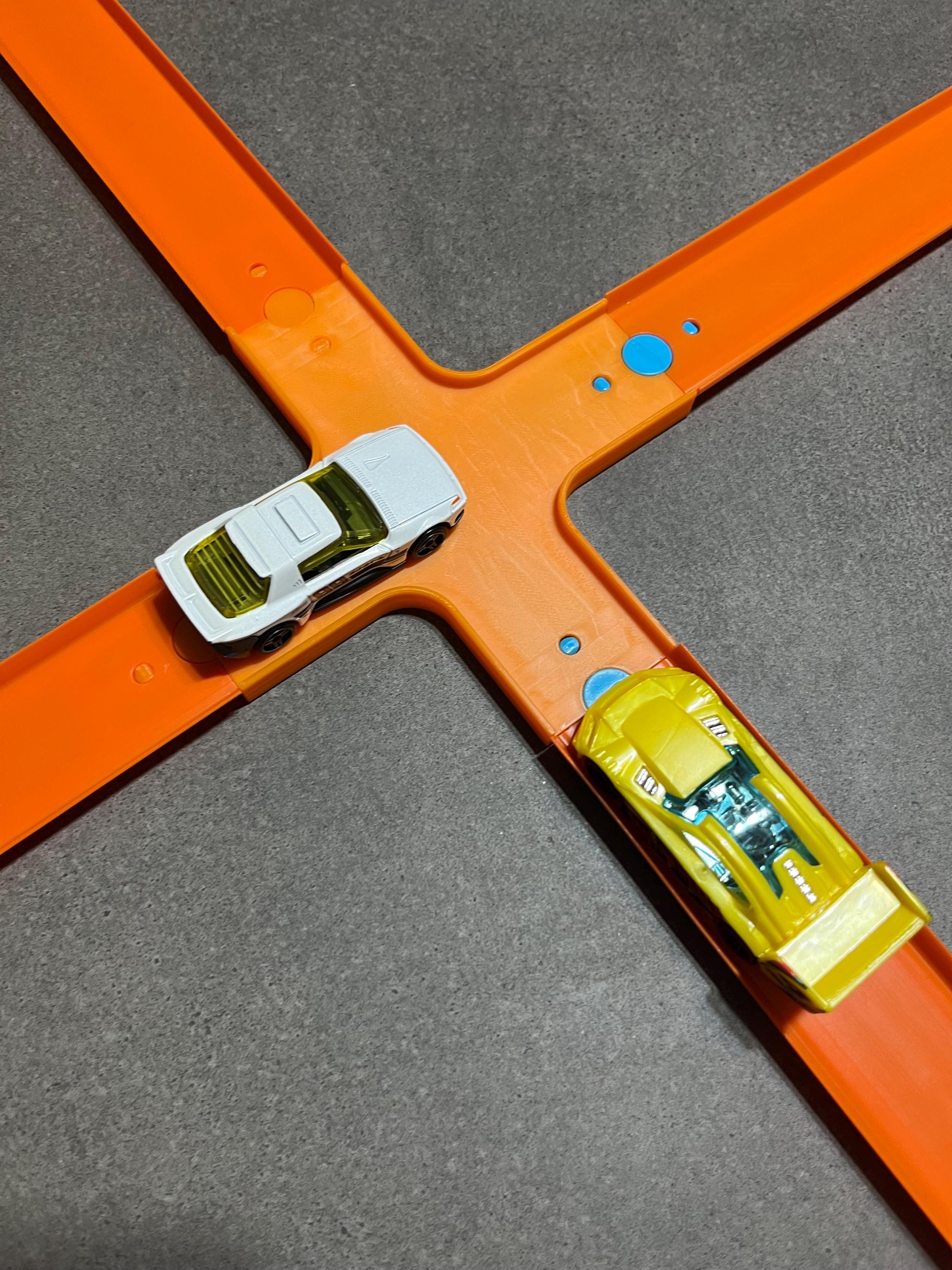 Hot Wheels® / Matchbox® Starter Stunt Kit – Jumps, Bridge, X-track ...