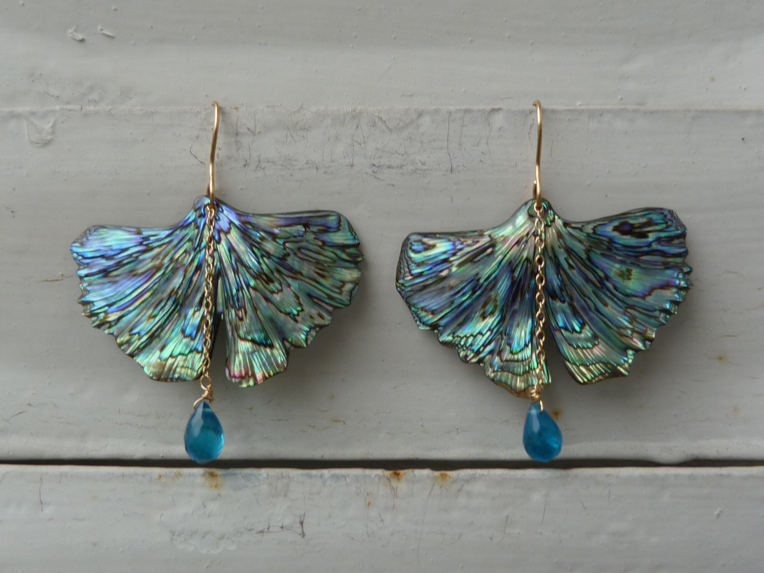 18 k gold earrings, abalone shells, apatites: IMPORTANT,French vat is ...