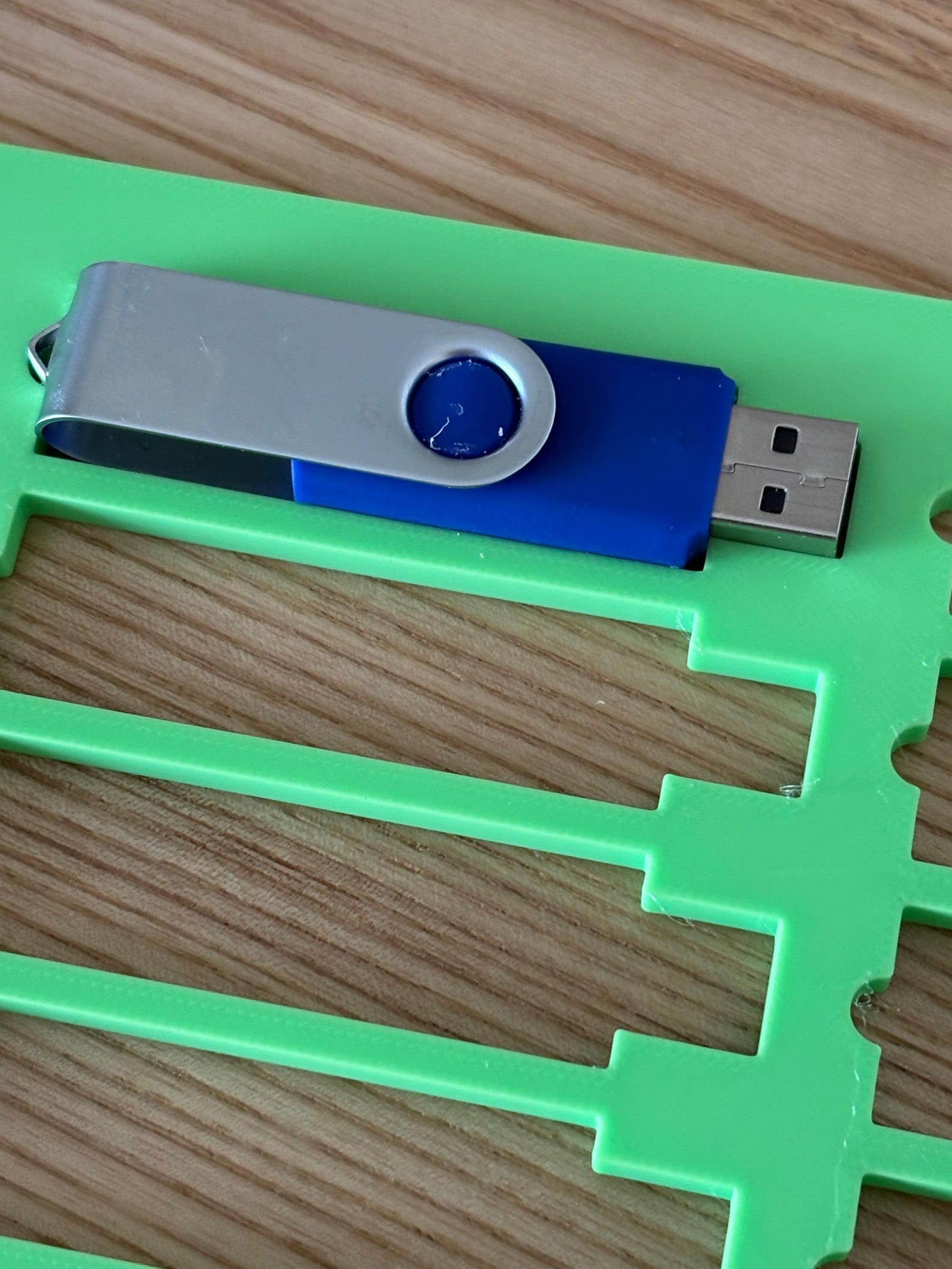 3D Printed Jig for Xtool F1 Ultra Laser – Precise Alignment Tool for Repeatable Engraving of USB ...