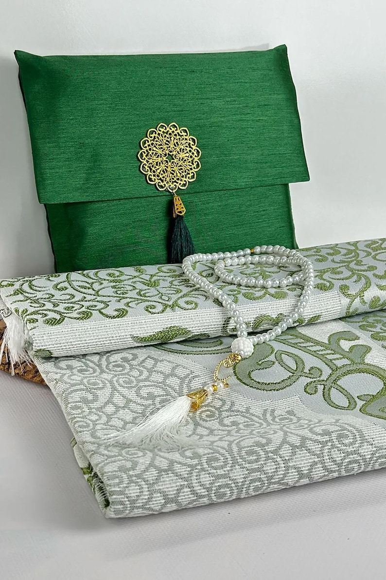 Prayer Rug and Rosary Set in a Specially Designed Pouch I Prayer Mat I ...