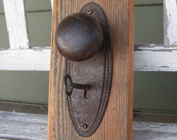 REPURPOSED VINTAGE DOOR KNOB WALL HOOK - Etsy
