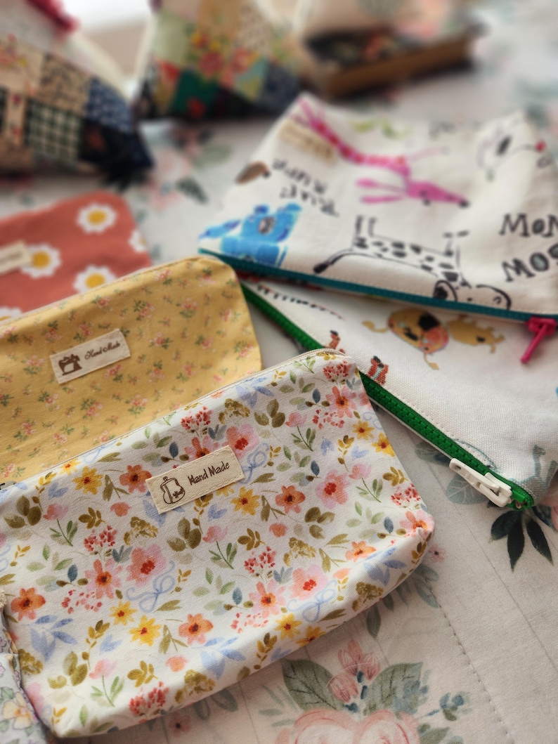 Handmade Mini Zipper Pouch: Floral Cotton Coin Purse & Travel Organizer ...