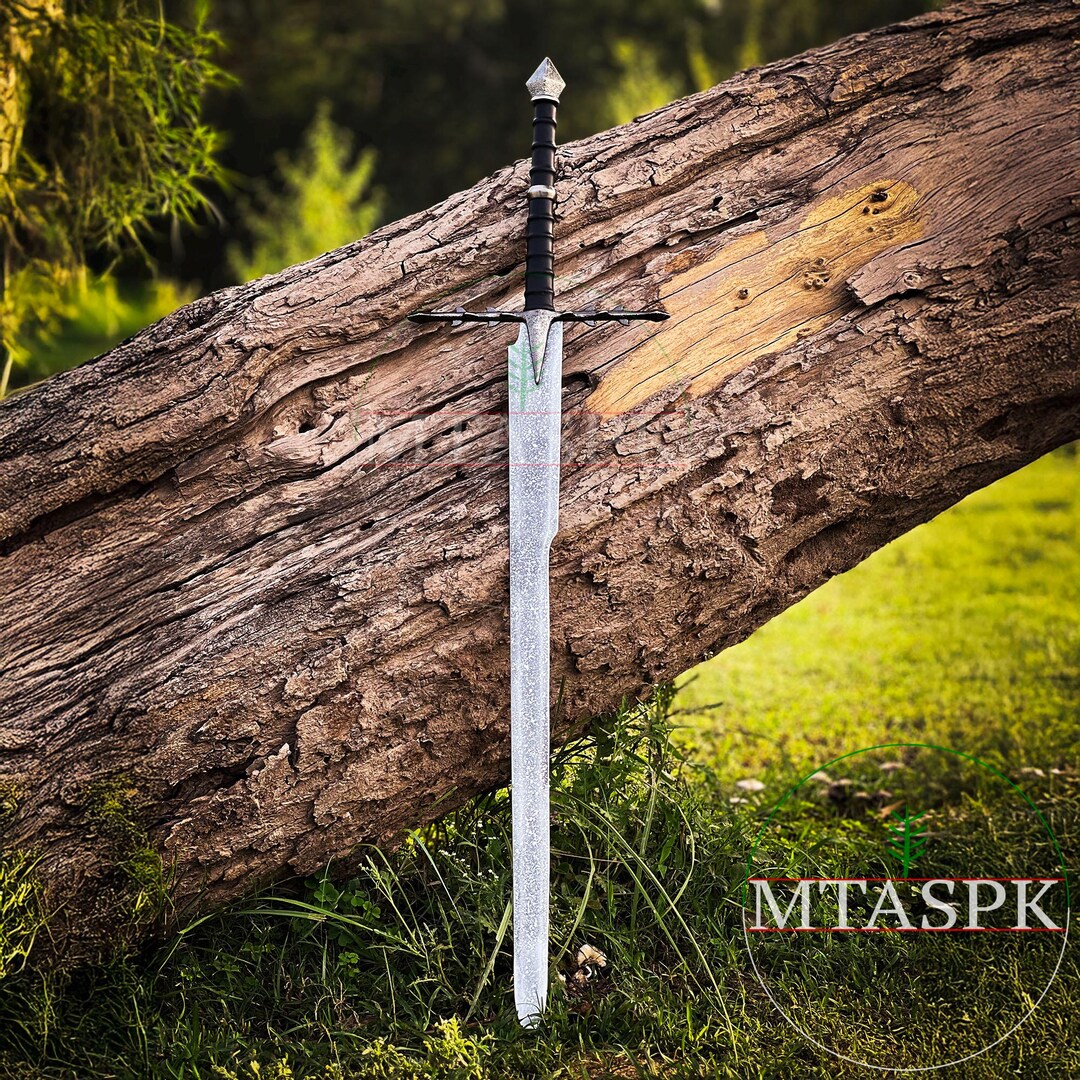 Nazgul Sword Replica - Lord of the Rings Collectible - Ringwraith Blade ...