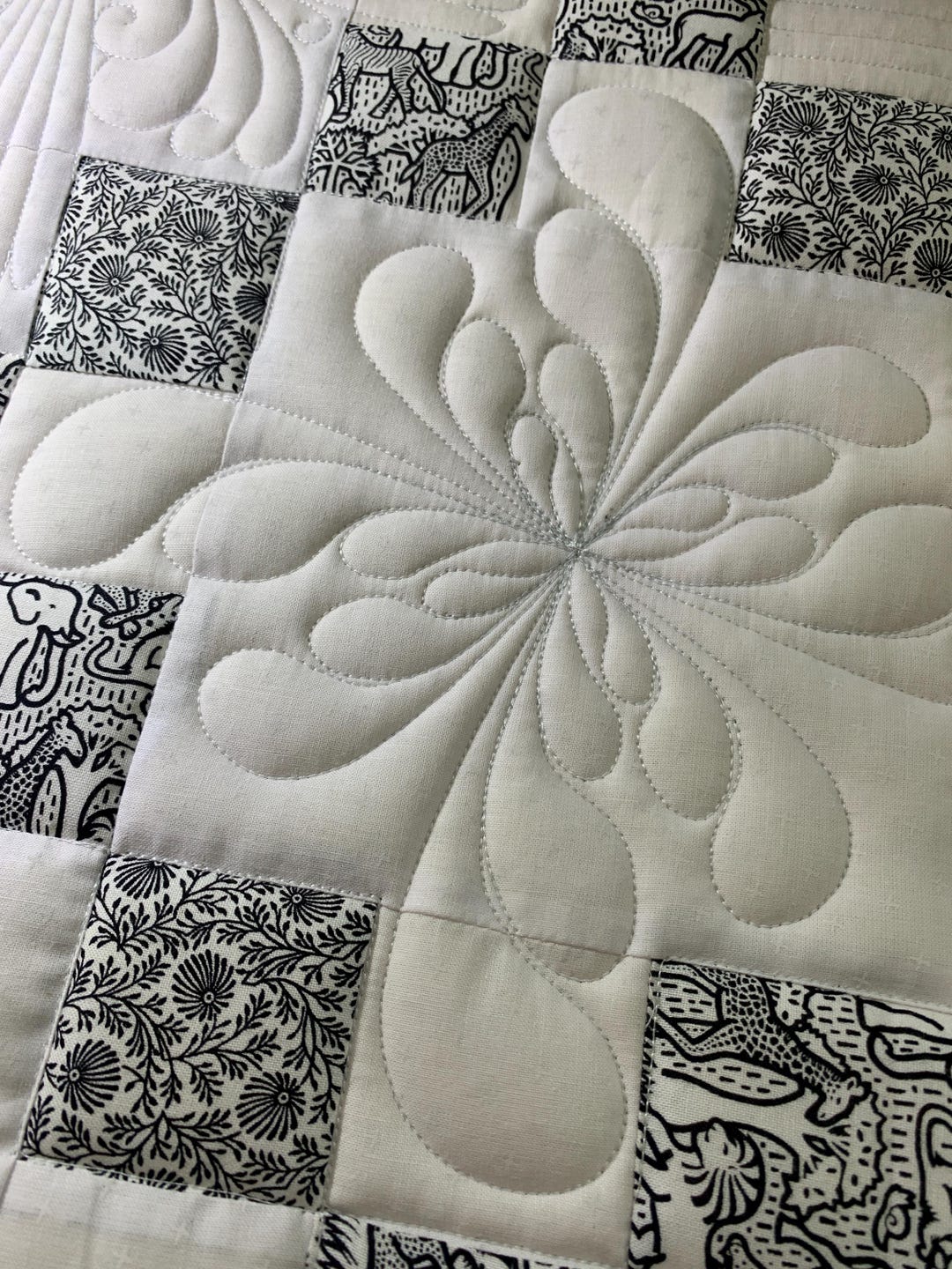 Imogen Irish Chain Quilt Block Digital Design for Computerized Longarm ...