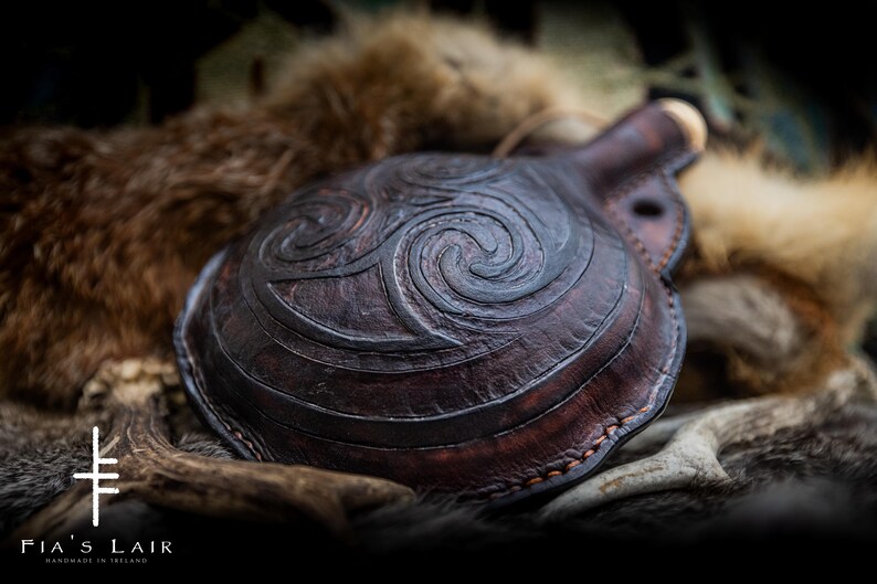 Leather Medieval Costrel / Gourd / Waterbottle - Etsy