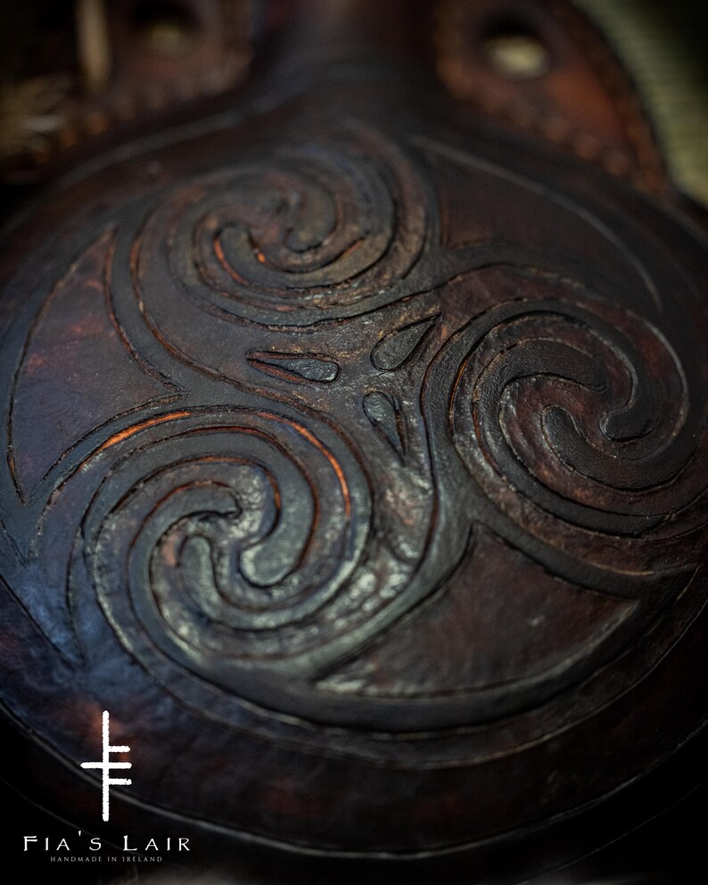 Leather Medieval Costrel / Gourd / Waterbottle - Etsy