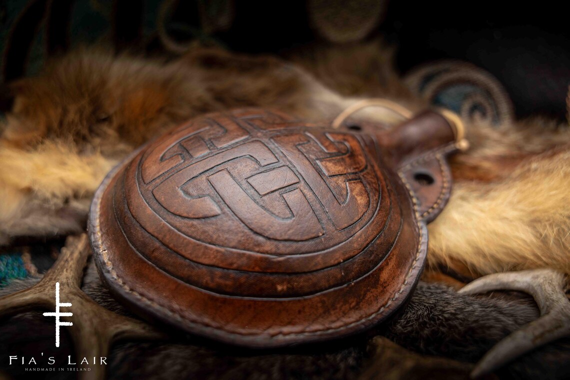 Leather Medieval Costrel / Gourd / Waterbottle (celtic Knot) - Etsy