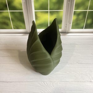 Leaf Vase for Indoor Plants – 3D Printed Nature-inspired Textured ...