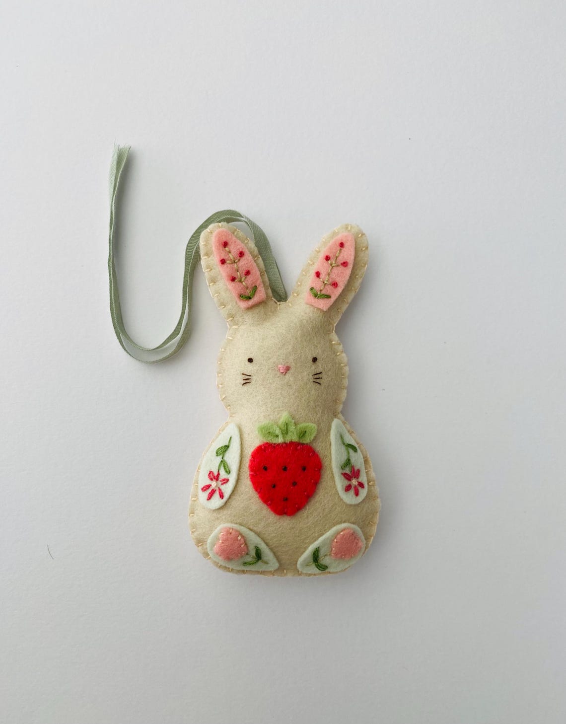Strawberry Bunny Felt Craft Kit, Bunny Embroidery Kit, DIY Embroidery ...