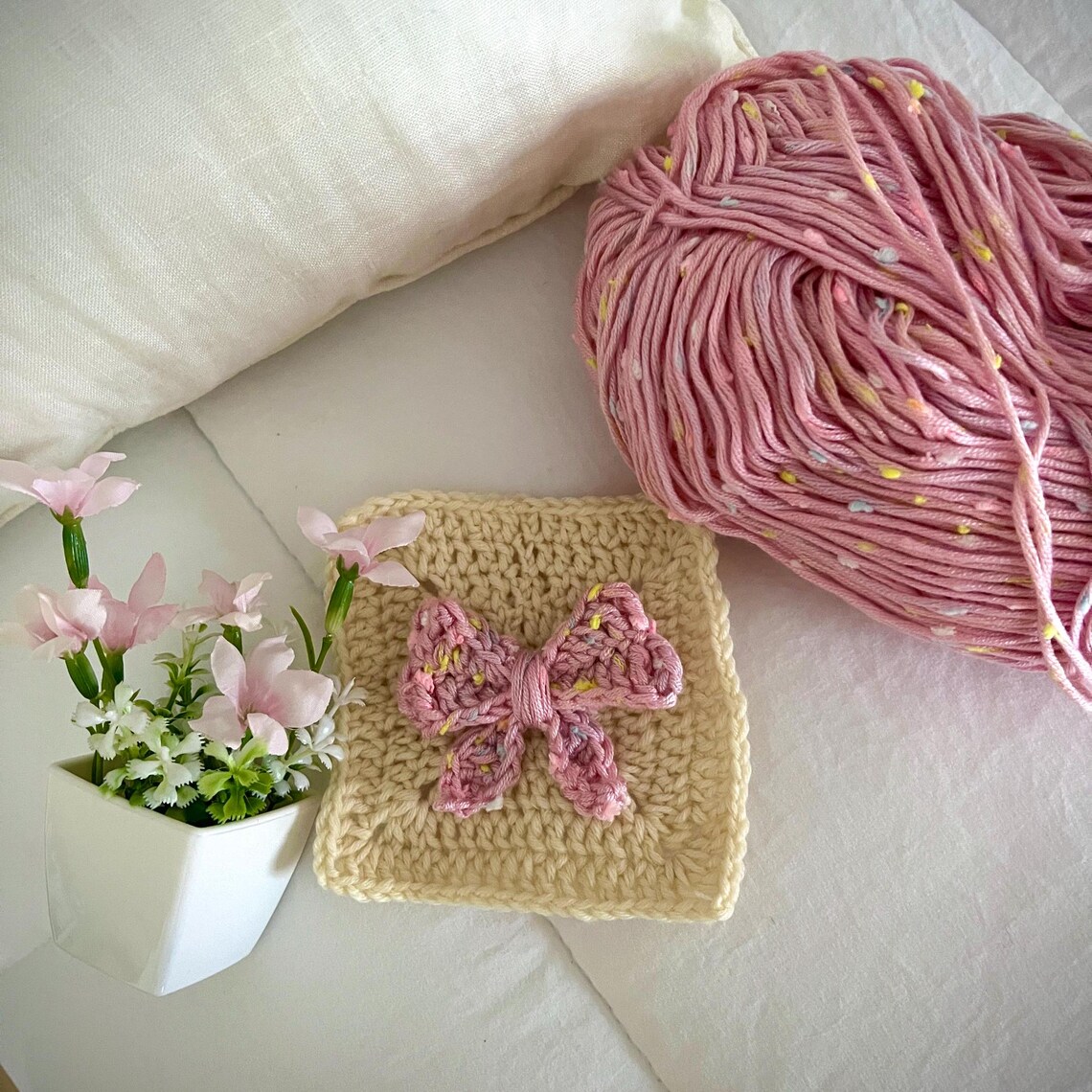 Bow Granny Square PATTERN Cute Coquette DIY Crochet Square Tutorial ...