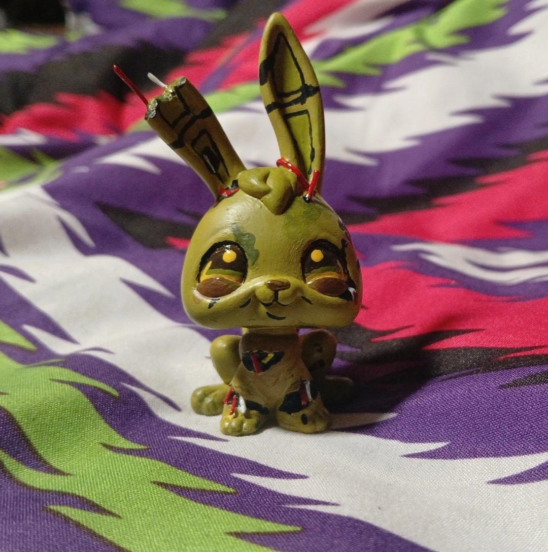 Littlest Pet Shop Custom FNAF Springtrap - Etsy
