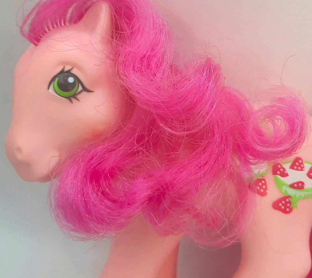 Vintage G1 My Little Pony Strawberry Surprise Sweetberry Hasbro MLP ...