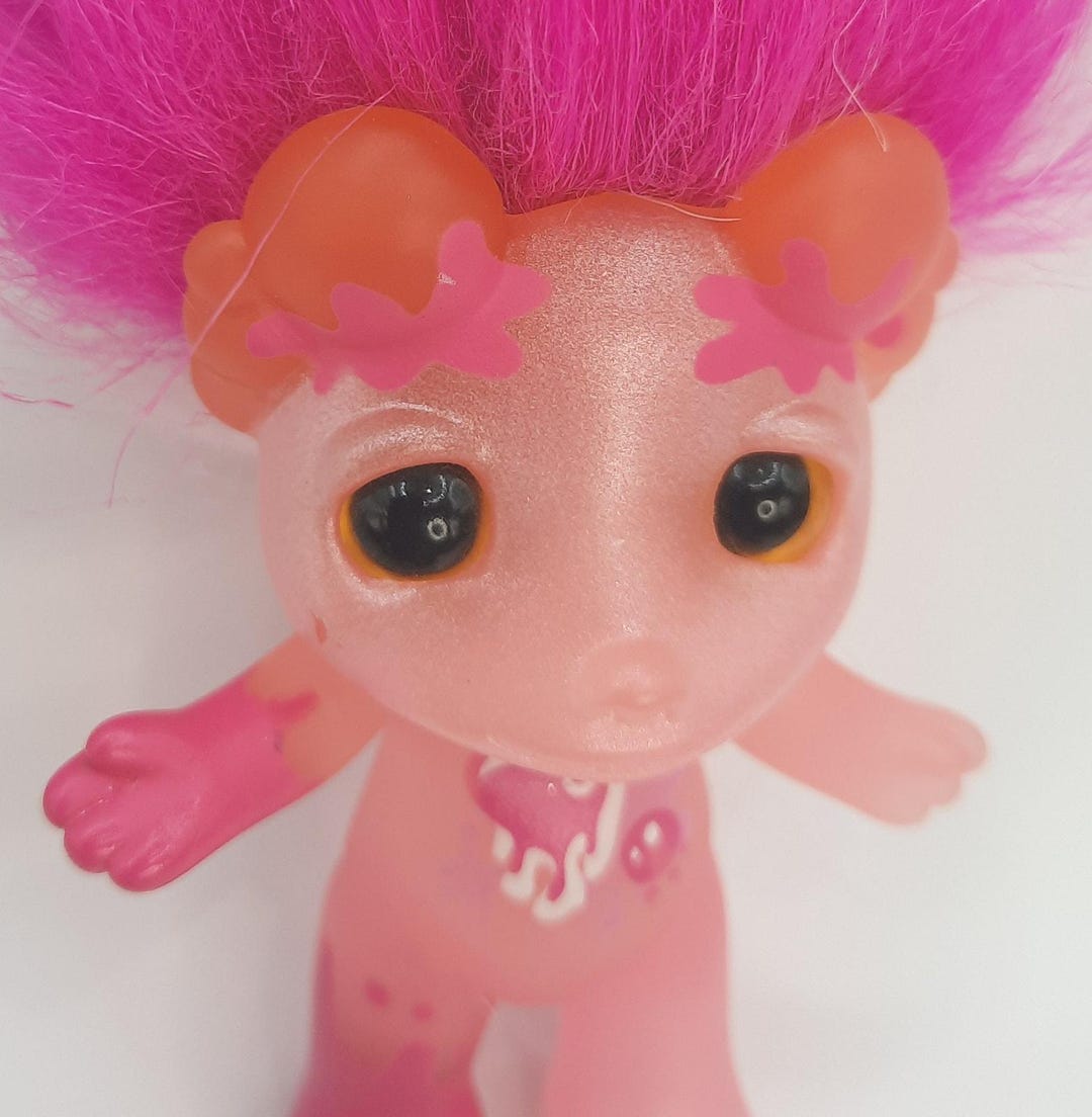 Zelfs Bubblee Figure Bubble Gum Moose Toys Troll Doll Zelicious Medium ...