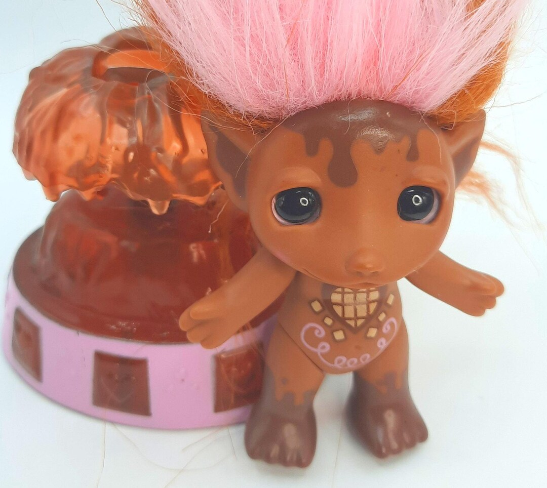 Zelfs Chocolaa Figure With Accessory Moose Toys Troll Doll Zelicious ...