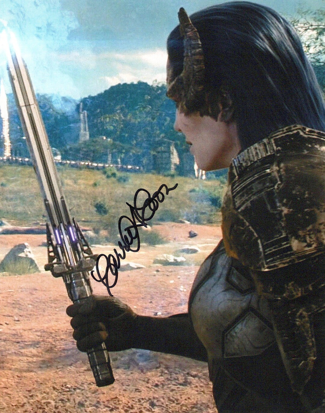 Carrie Coon in Person Signed Photo - AVENGERS INFINITY WAR - Etsy