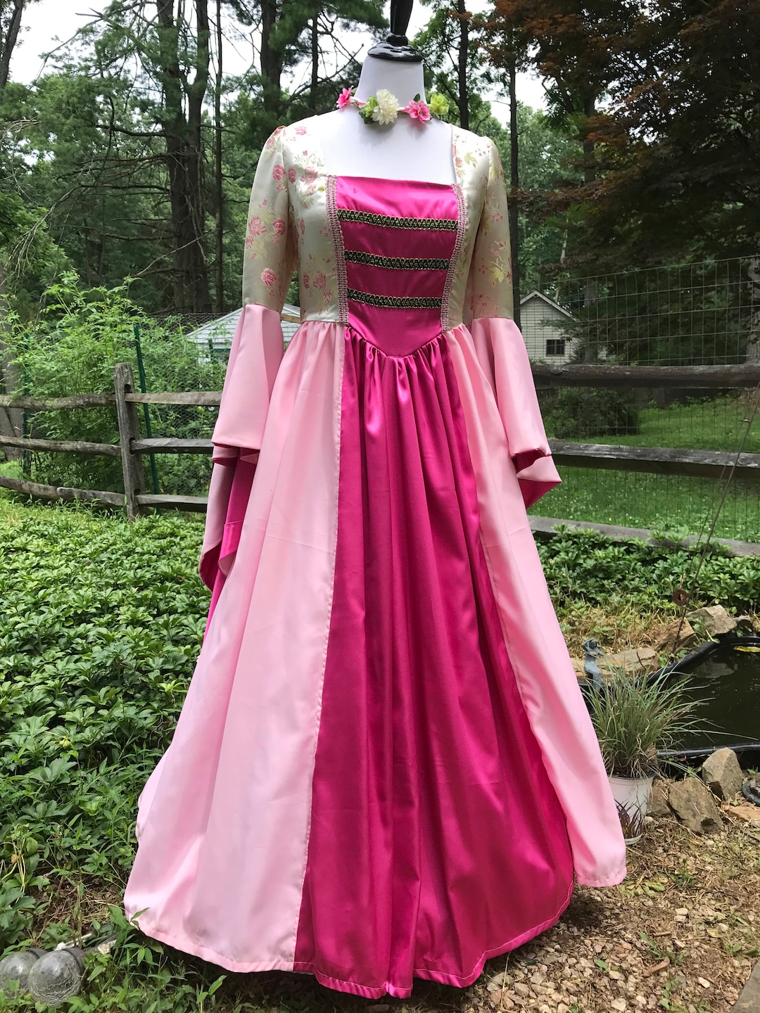 Pretty Pink Ladies Renaissance Medieval Princess Gown and Flower ...