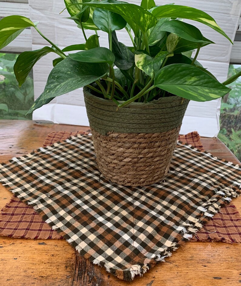 18" Reversible Rag Quilt Farmhouse Table Topper, Rustic Cabin Decor ...