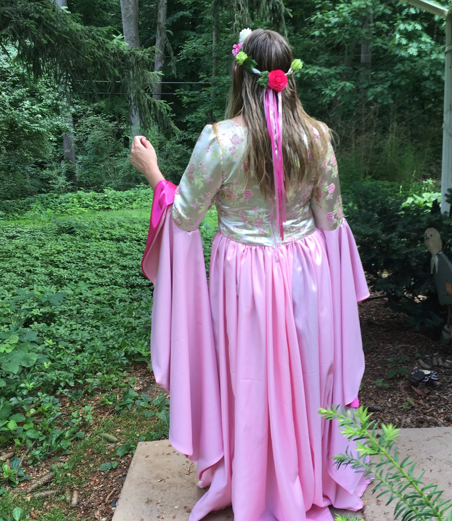 Pretty Pink Ladies Renaissance Medieval Princess Gown and Flower ...
