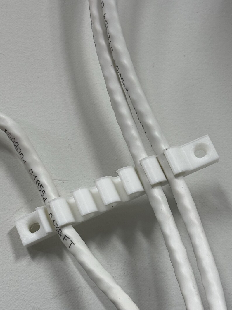 Ethernet 6-cable Comb Mount With Screw Hole. Fits Cat5, Cat5e, and Cat6 ...