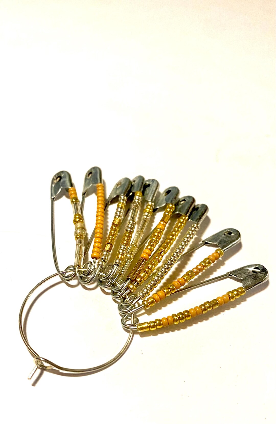 Set of 10 Nostalgic Safety Pin / Handmade Friendship Pins - Queen Mix ...