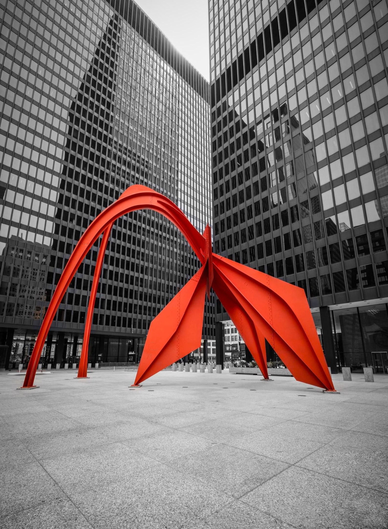 Calder's Flamingo - Chicago - Federal Plaza - Sculpture - Dearborn and ...