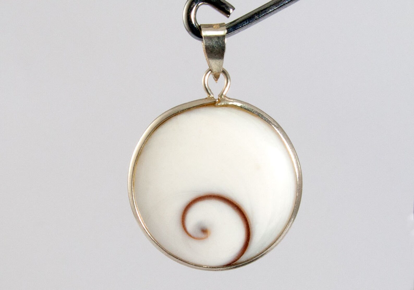 Round Shiva Eye Shell With 925 Sterling Silver Bail Pendant (18 Mm) - Etsy