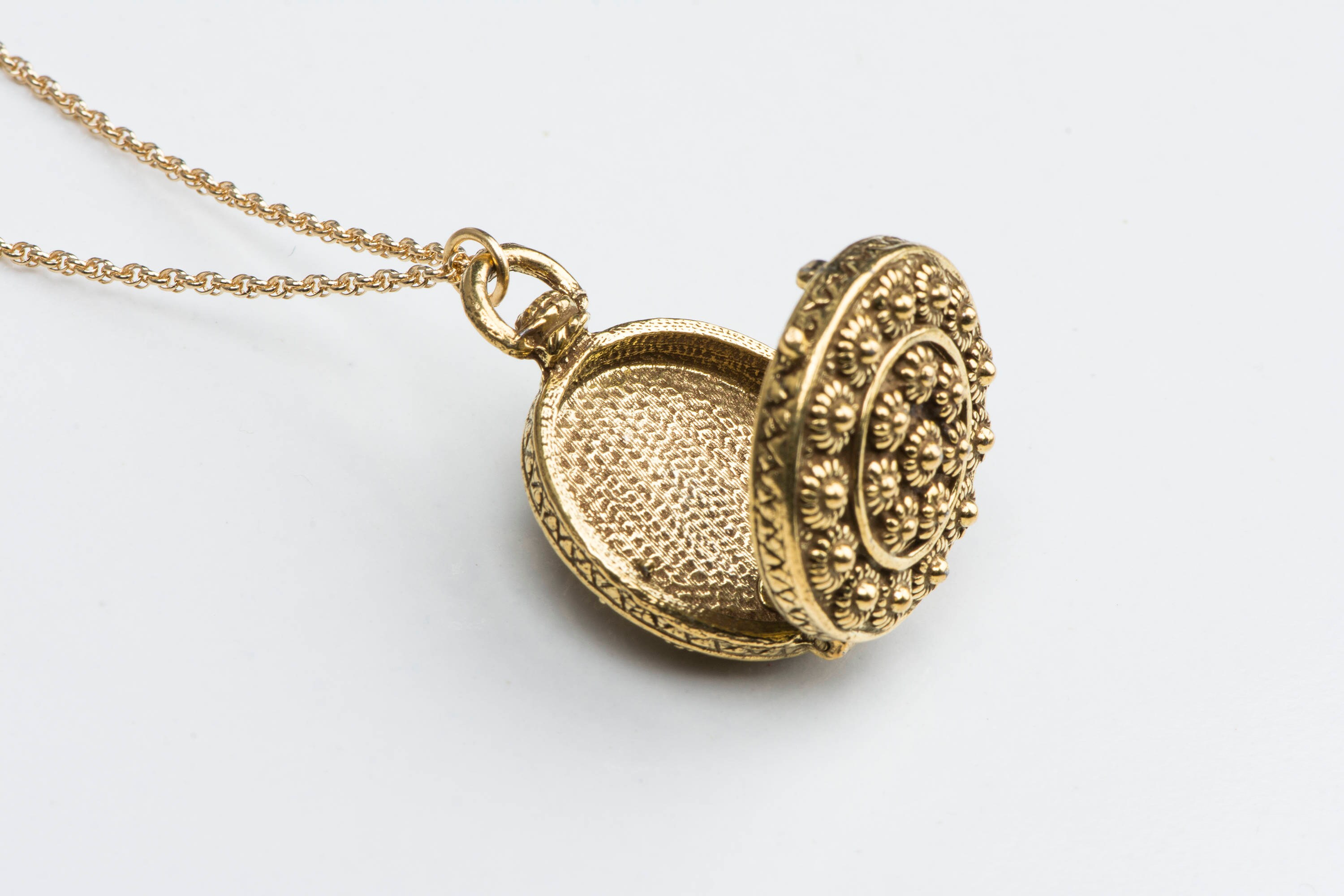 Raised Flowers Vintage Locket Necklace, Floral Gold Locket Pendant Long ...