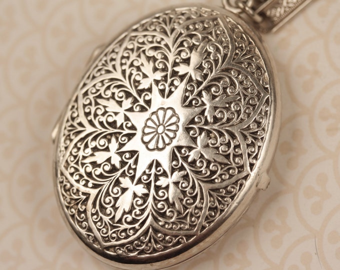 Large 1950s Silver Floral Oval Locket Necklace With Twisted Removable ...
