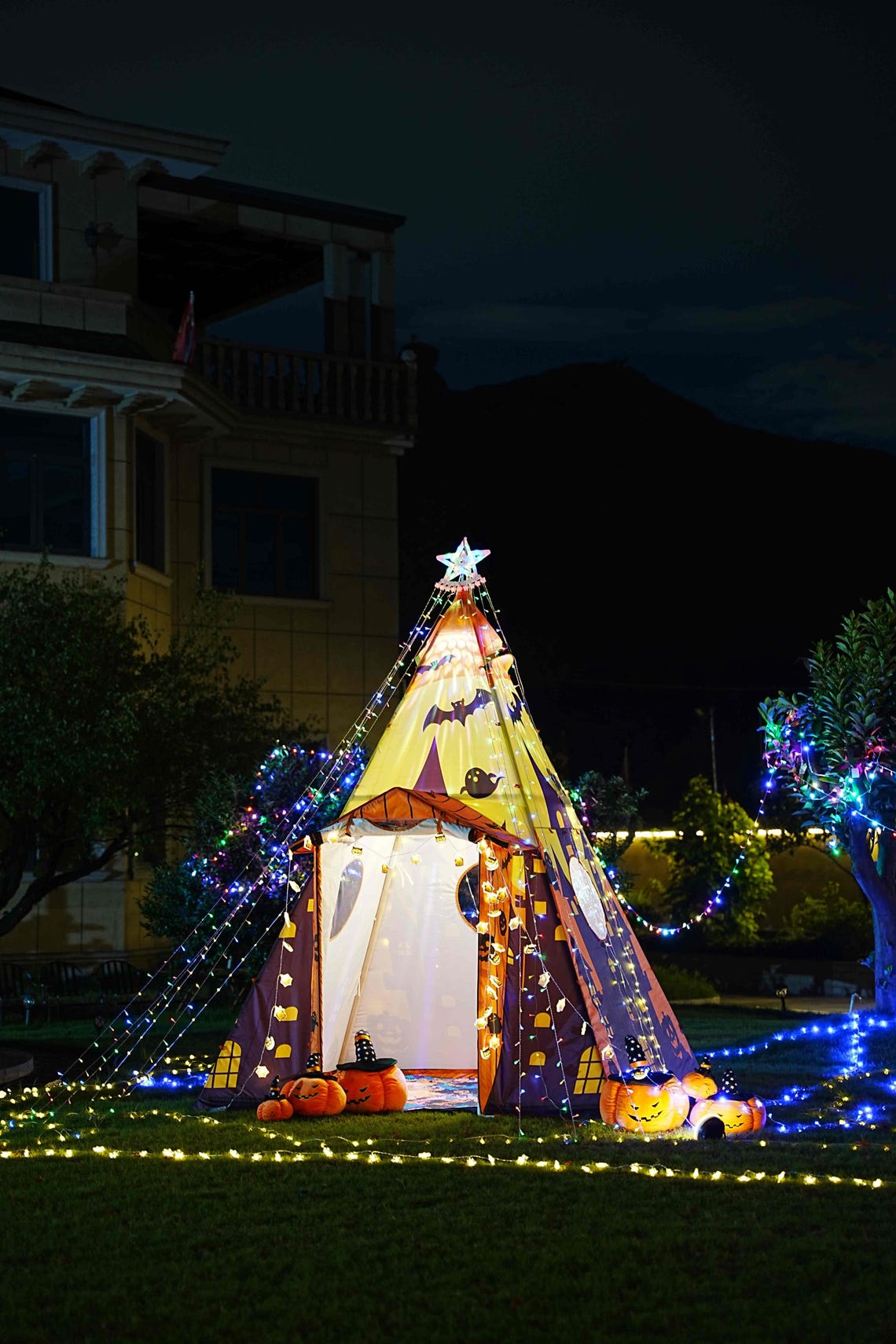 Halloween Teepee Tent for Kids in Orange With Bats and Pumpkins ...