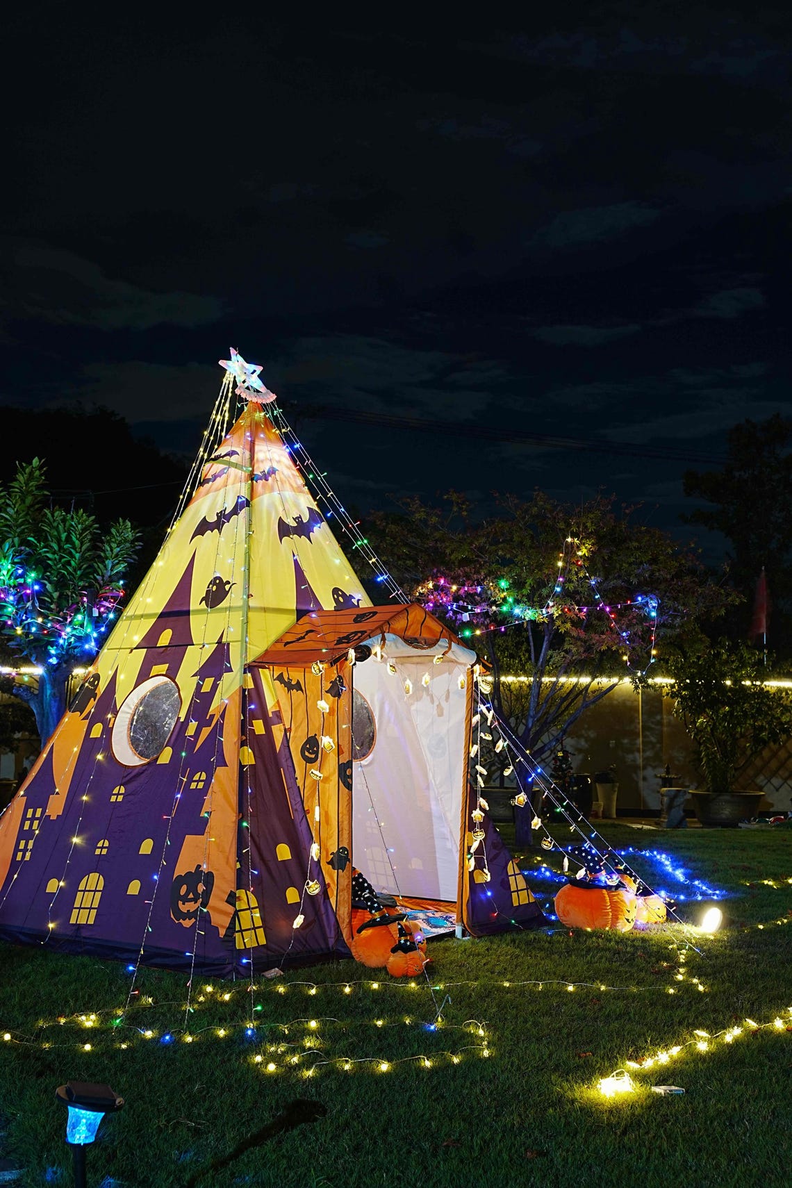 Halloween Teepee Tent for Kids in Orange With Bats and Pumpkins ...
