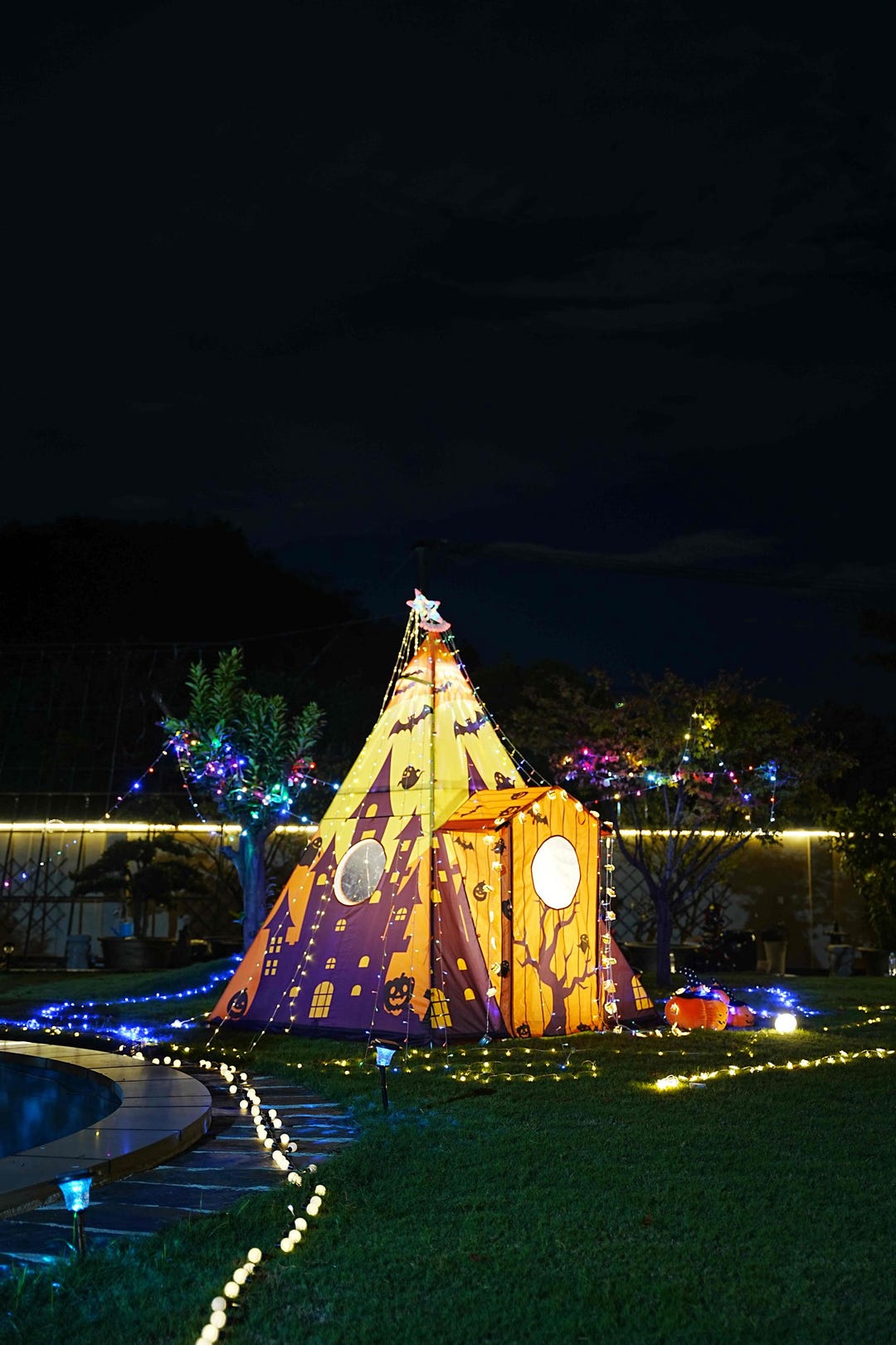 Halloween Teepee Tent for Kids in Orange With Bats and Pumpkins ...