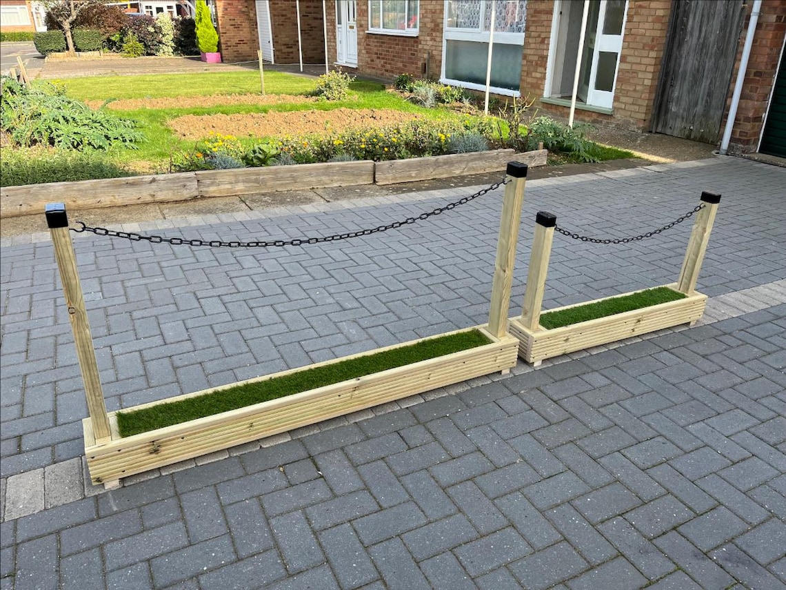 Chain & Rope Barrier Divider Border Fence for Driveway / Gardens ...