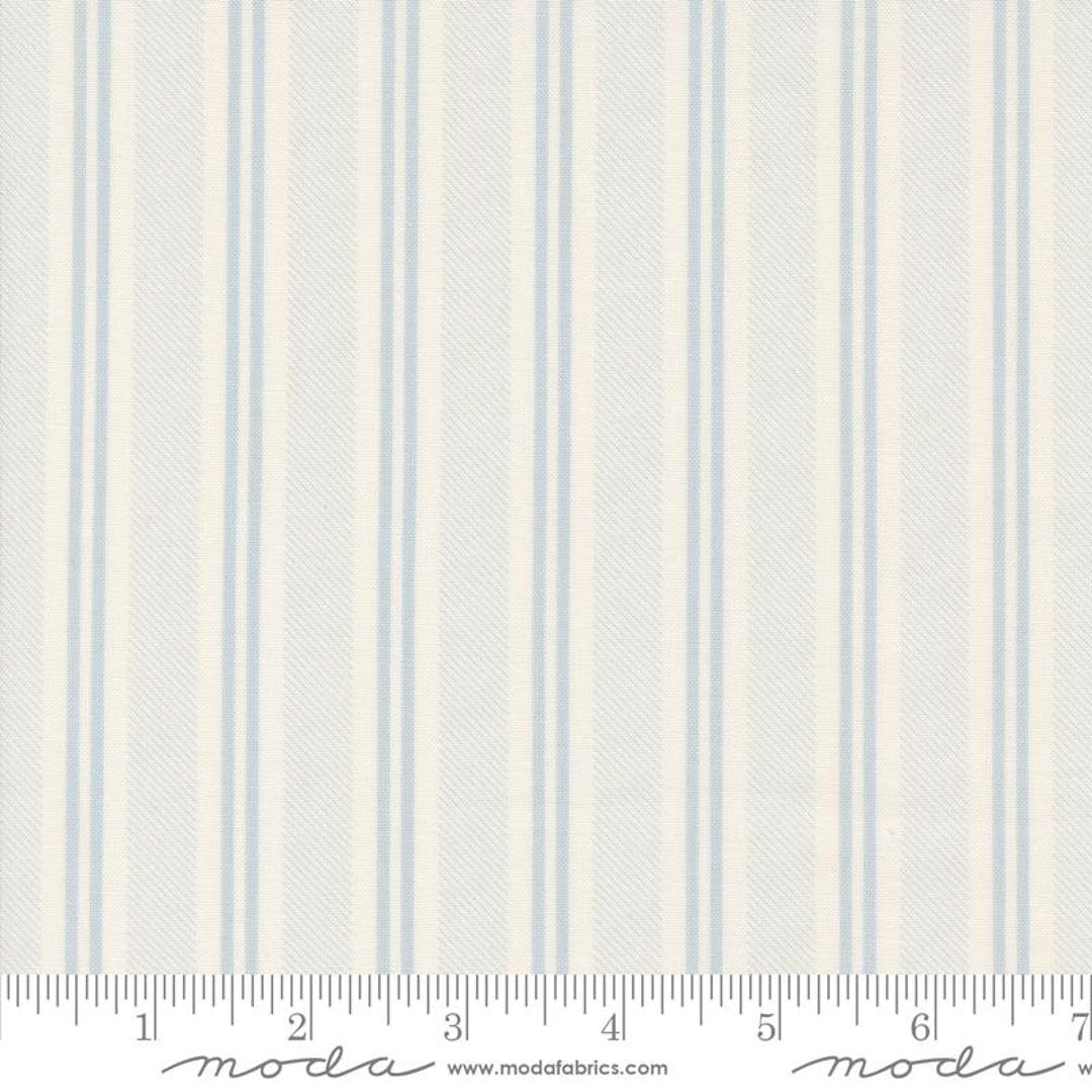 Moda Fabric - Cottage Charm - by Heather Briggs - 1/2 Yard - 31756 21 ...