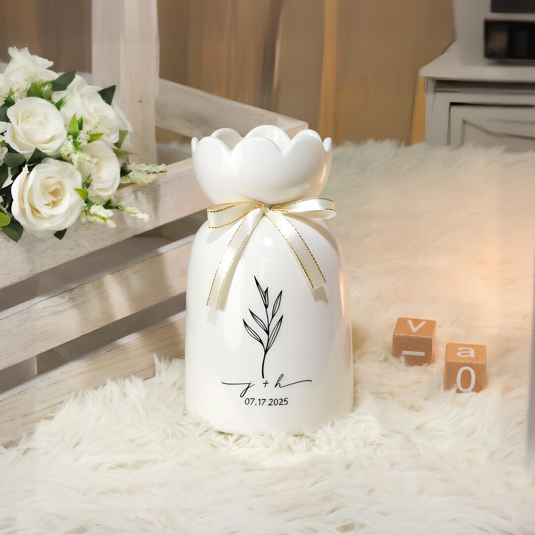 Personalized Family Keepsake Vase - Custom Ceramic Vase With Names ...