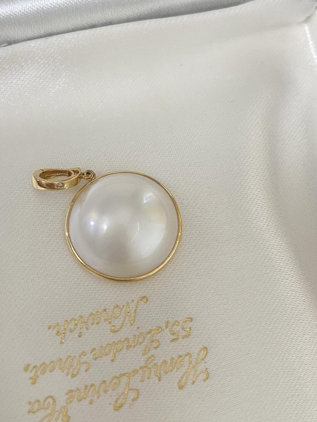 Mabe Pearl Pendant 15mm | 18K Gold Bezel Setting | Large White Dome ...