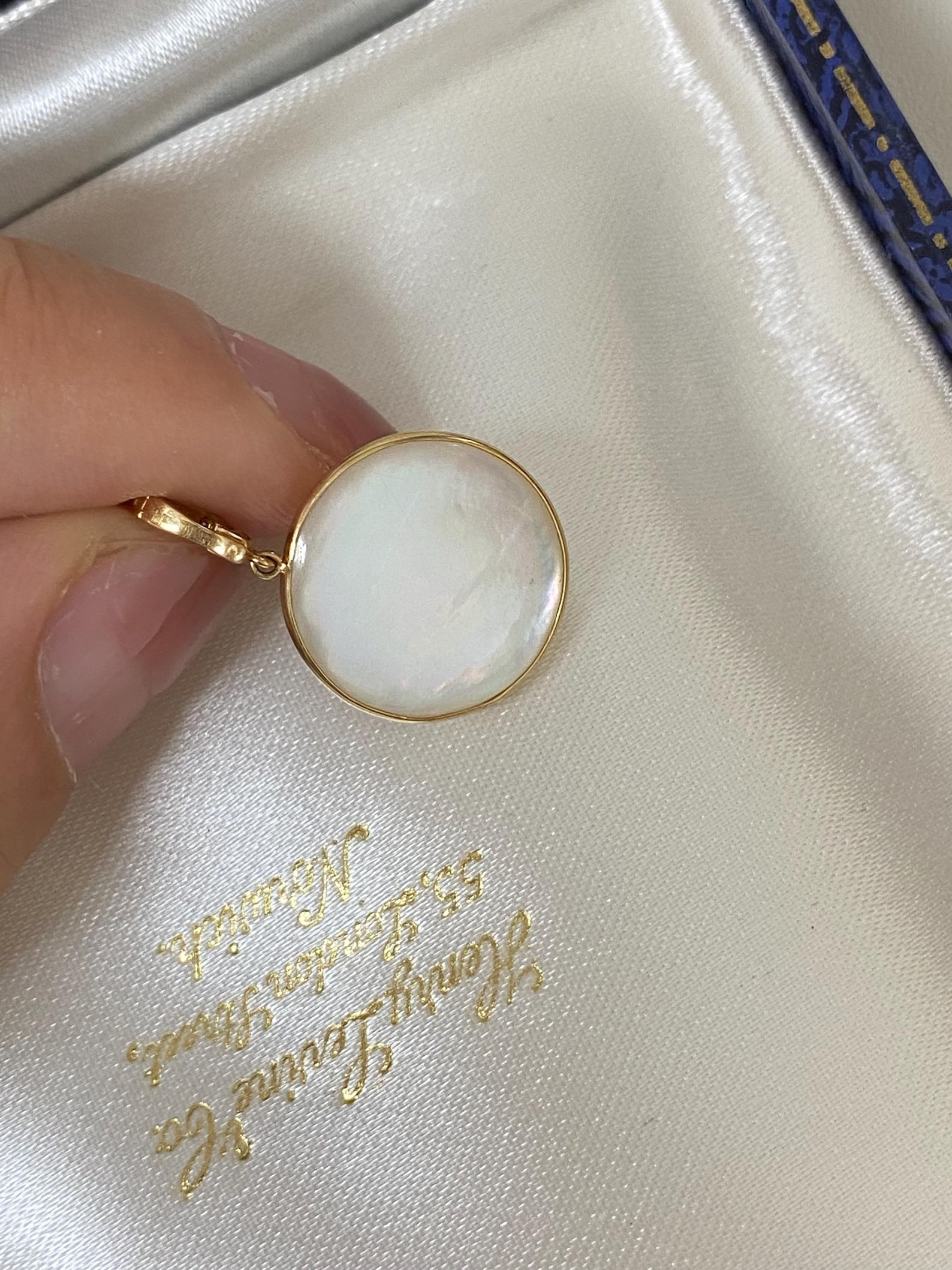 Mabe Pearl Pendant 15mm | 18K Gold Bezel Setting | Large White Dome ...