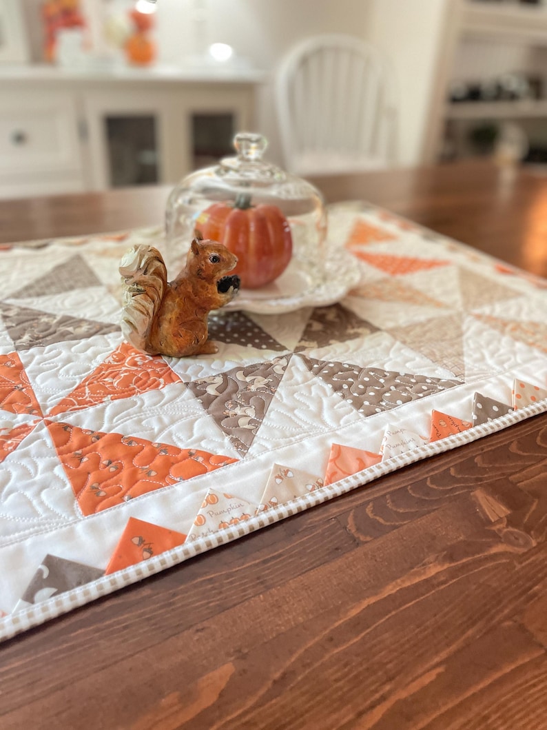 Digital PDF Pattern Pinwheels and Prairie Points Table Topper - Etsy