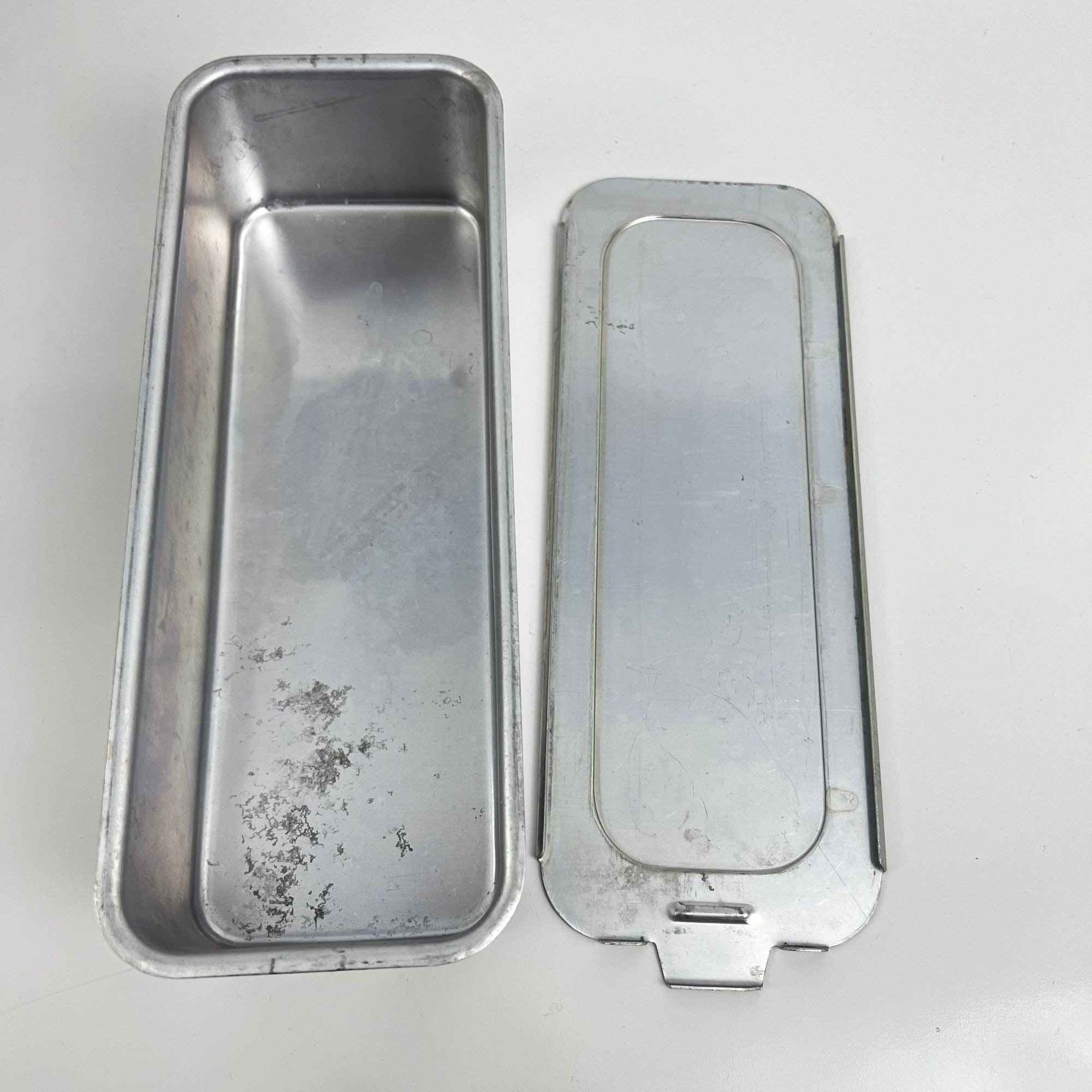 Mirro Aluminum Covered Sliding Lid Baking Pan Bread, Cheese Storage Box ...