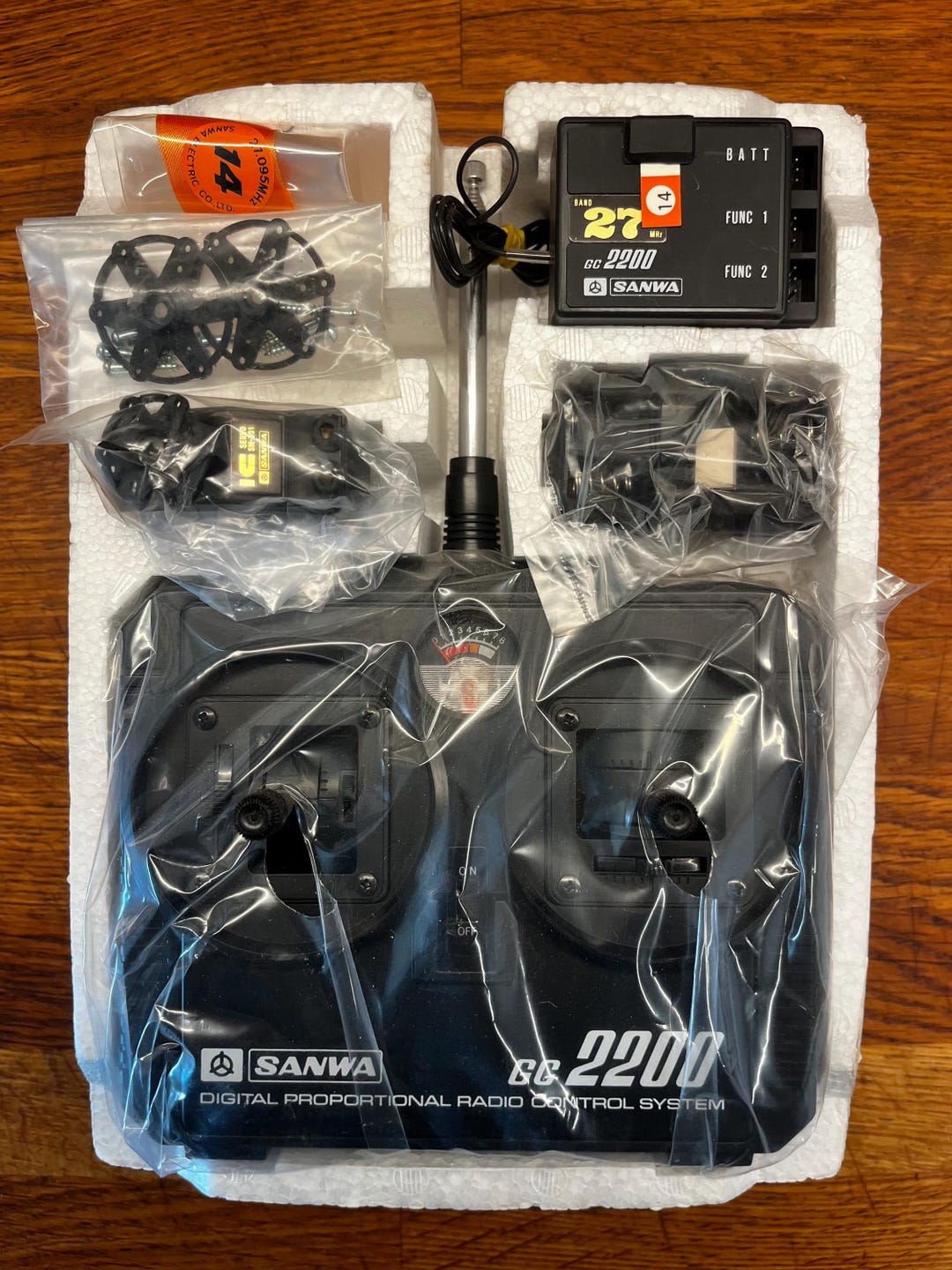 SANWA GC2-2B Digital Proportional Radio Control System GC2200 ...