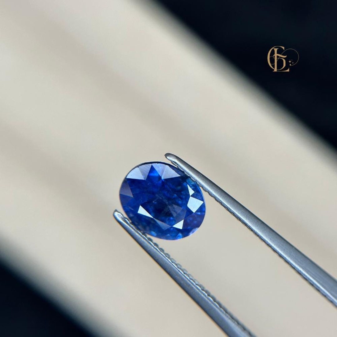 Natural Oval Cut Royal Blue Sapphire Gemstone, 1.18 CT Madagascar Blue ...